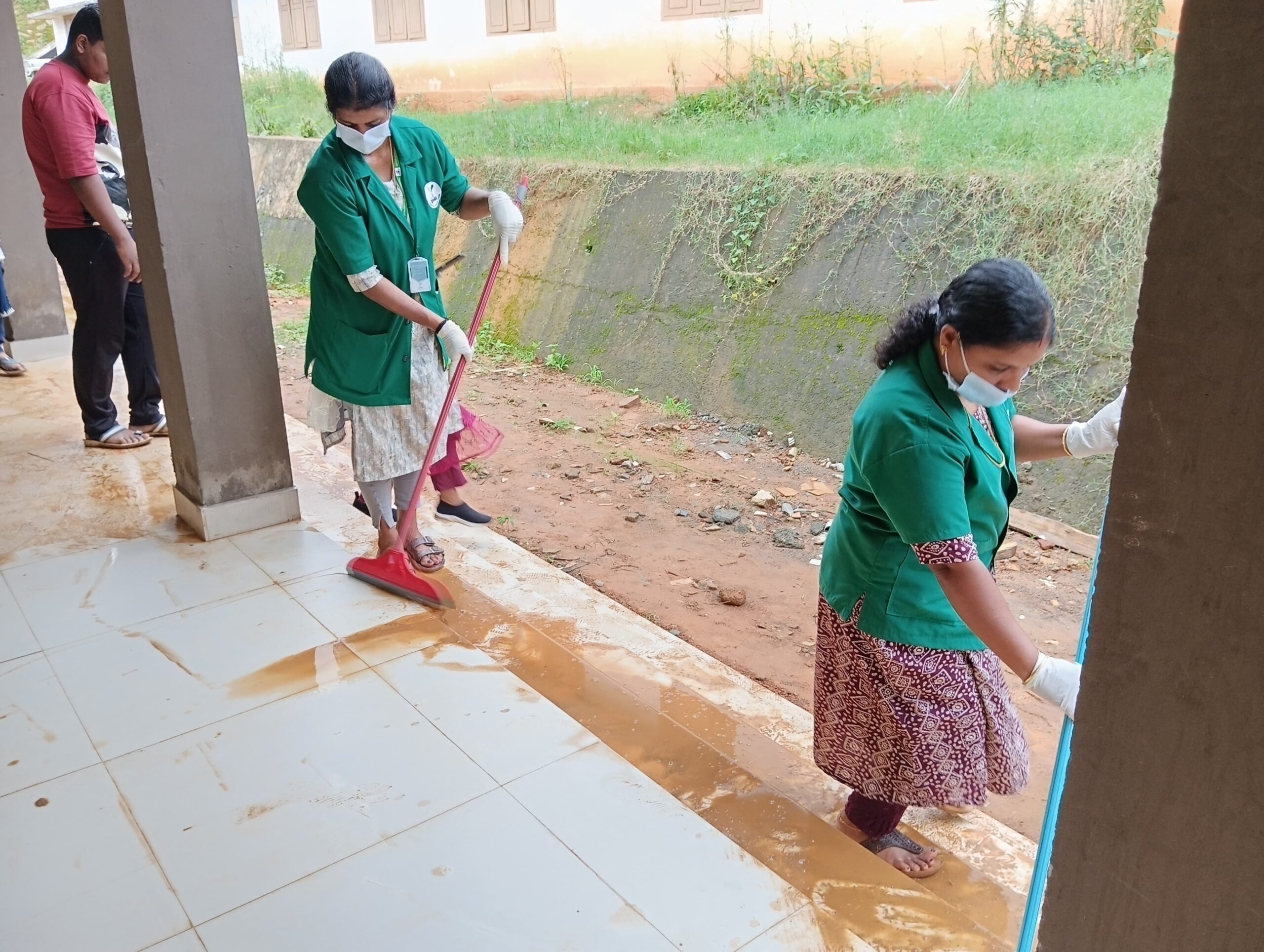 Kudumbashree offers helping hands during the Wayanad Landslides - LSGD ...